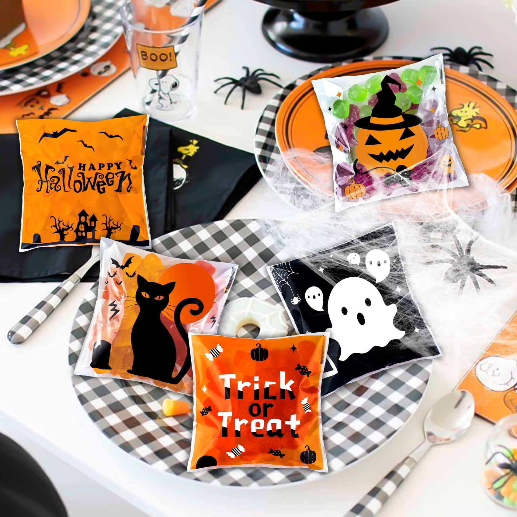 Eunvabir 160 PCS Halloween Cellophane Ziplock Treat Bags, Halloween Self Adhesive Candy Goodie Snacks Gift Bags Plastic Clear Trick or Treat Party Favors/Classroom Prizes