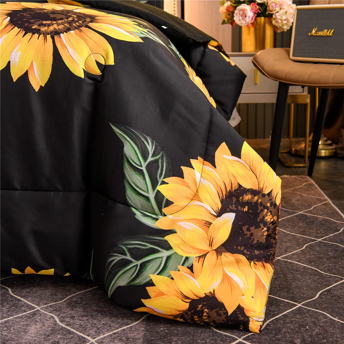 NTBED Black Sunflowers Comforter Set Queen Yellow Floral Botanical 3-Pieces Microfiber Bedding Quilt for Girls Teens (Black, Queen)