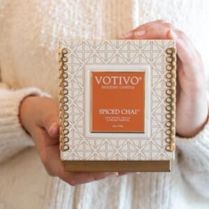 Votivo Spiced Chai 10 oz Holiday Candle | Soy Wax Blend | Fall Candle | Pumpkin Candle | Candle Gifts | Fall Home Decor | Long Burning & Highly Scented