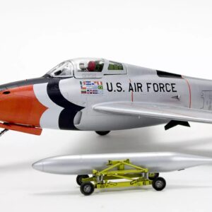 Revell 85-5996 Republic F-84F Thunderstreak Thunderbirds 1:48 Scale 75-Piece Skill Level 4 Model Airplane Building Kit