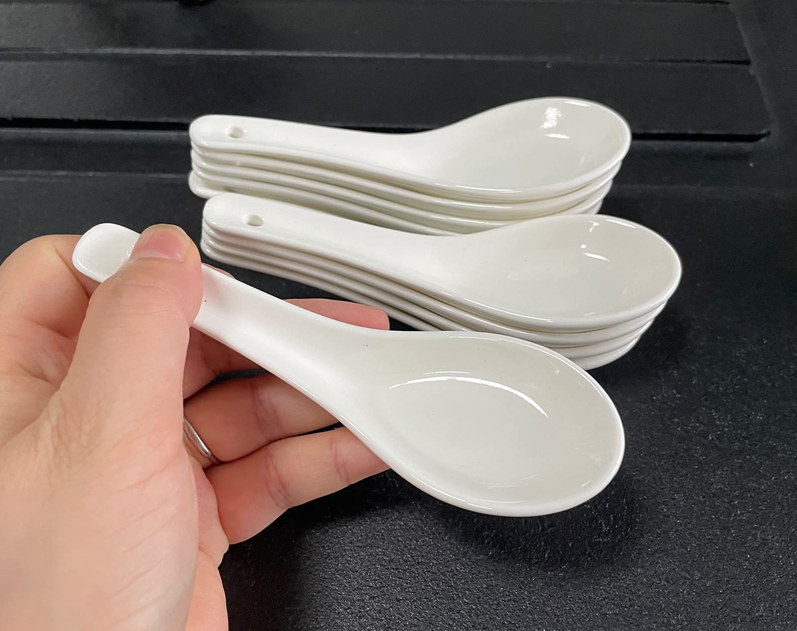 10 Pack White Ceramic Soup Spoons,Wonton Soup Spoons,Asian Soup Spoon Set,5"Kid Spoons,Tasting Spoon,Side Dishes,Table Spoons,Small Appetizer Spoon,Stackable Ramekins Can Stand,Deep Oval Design