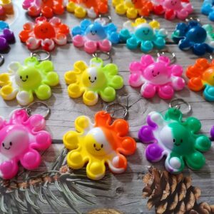 Roaqua 30 Packs Bulk Octopus Backpack Keychain Mini pop Fidget for Students Gifts and Octopus Christmas Party Favors,Students Bubble Prize