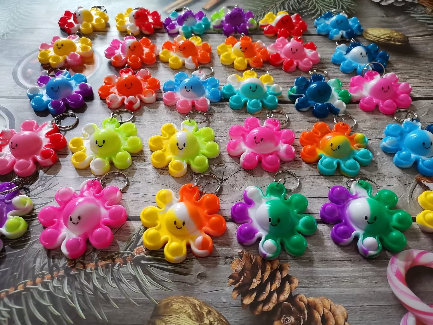 Roaqua 30 Packs Bulk Octopus Backpack Keychain Mini pop Fidget for Students Gifts and Octopus Christmas Party Favors,Students Bubble Prize