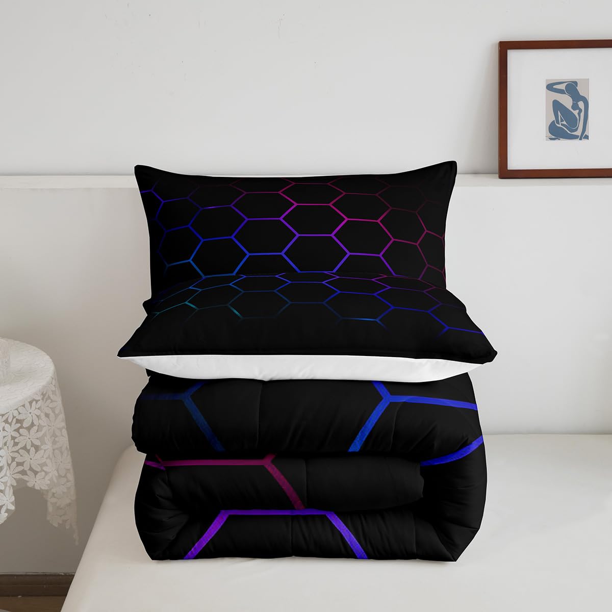 Hexagonal Bedding Set 3D Geometric Honeycomb Comforter Set for Kids Boys Girls Luxury Beehive Hexagon Comforter Neon Blue Purple Black Decor Quilt Set with 2 Pillowcases 3Pcs Bedding Queen