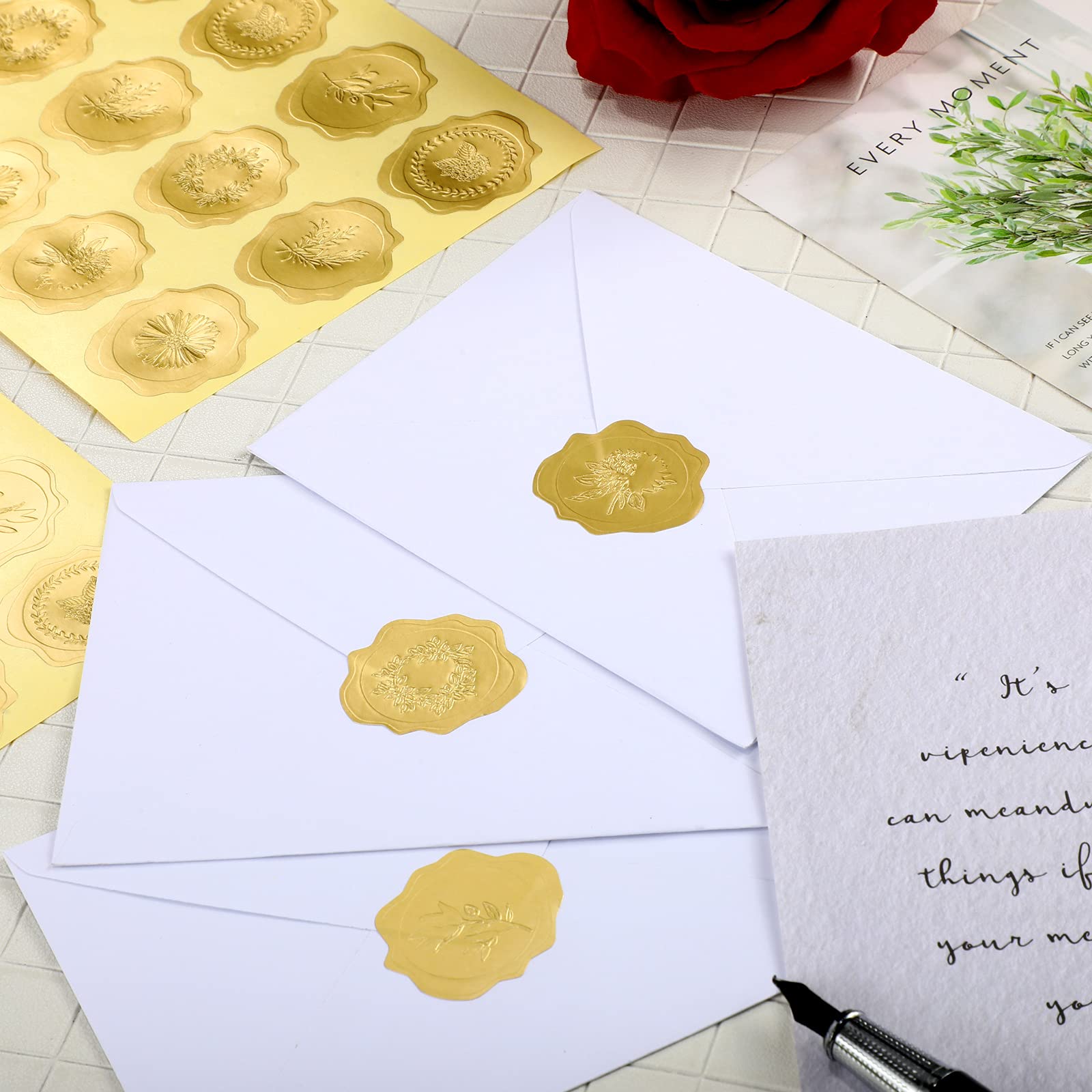 480 Pcs Christmas Envelope Stickers Gold Foil Embossed Envelope Stickers Wax Seals Stickers Adhesive Flower DIY Seal Decal Labels for Greeting Card Wedding Invitations Xmas Party Favors (Flower Style)