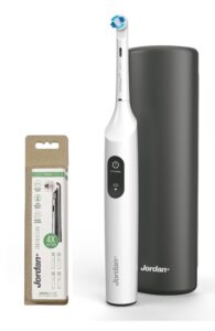 jordan ® | clean smile electric toothbrush for adults + green clean electric toothbrush sustainable refills x 4 units | quick charge, long-lasting battery, pressure sensor, 2 speed modes | black color