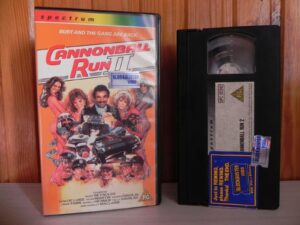 cannonball run 2 [spectrum]: automobile racing action - burt reynolds - pal vhs