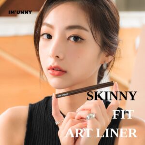 IM UNNY Skinny Fit Art Liner (A02 Deep Brown), Liquid Eyeliner with 0.01mm Micro Tip for Ultra Precise Waterproof Smudge Proof Eyeliner, Longlasting with Full Pigment formula, Korean Makeup