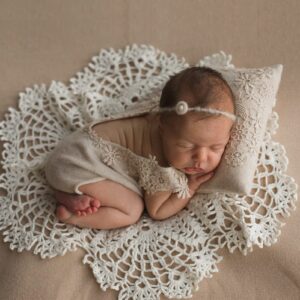 Baby Photography Blanket Pillow Set Newborn Photo Props Set Hollow Lace Round Blanket Pillow(White)