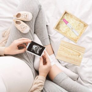 Zainpe Wooden Pregnancy Test Keepsake Box Coming Soon Pine Wood Storage Boxes Baby Announcement to Parent Memory Souvenir Collection Box Crafts for Jewelry Toys Trinkets Accessories Gifts