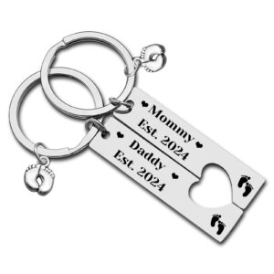 new parent gift keychain pregnancy announcement gifts daddy and mommy est 2024 first time pregnancy gifts for mom dad to be baby shower parents to be gifts new mom jewelry first time dad gift