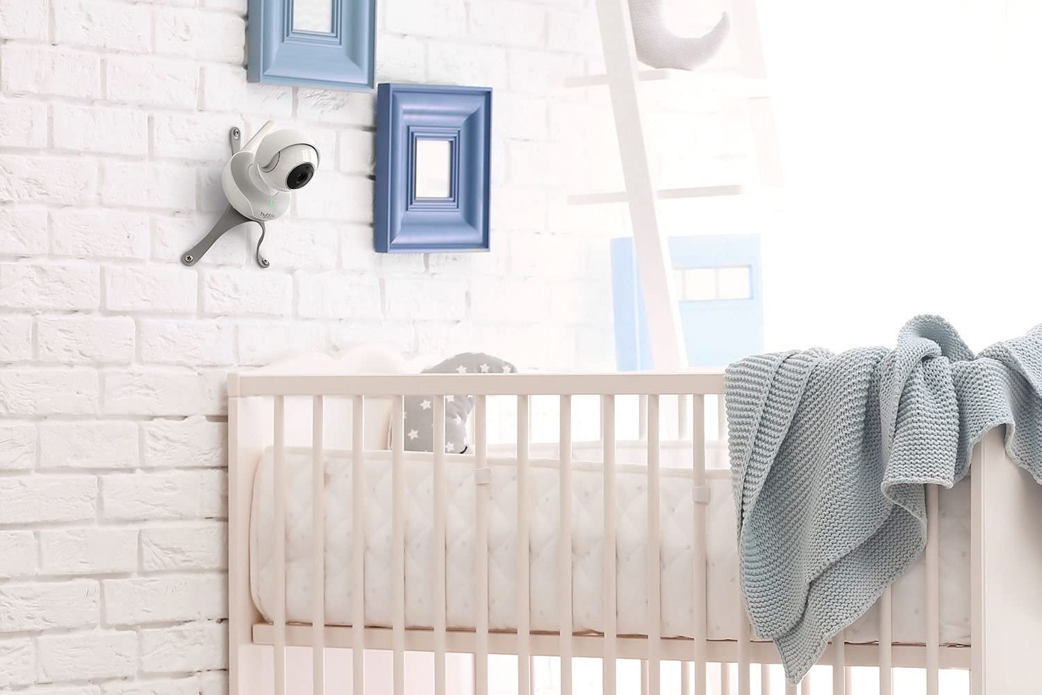 HUBBLE CONNECTED Nursery Pal Deluxe 5" Smart HD Twin Baby Monitor and 2 Cameras with Built-in Rechargeable Batteries to Use at Home Or On The Go