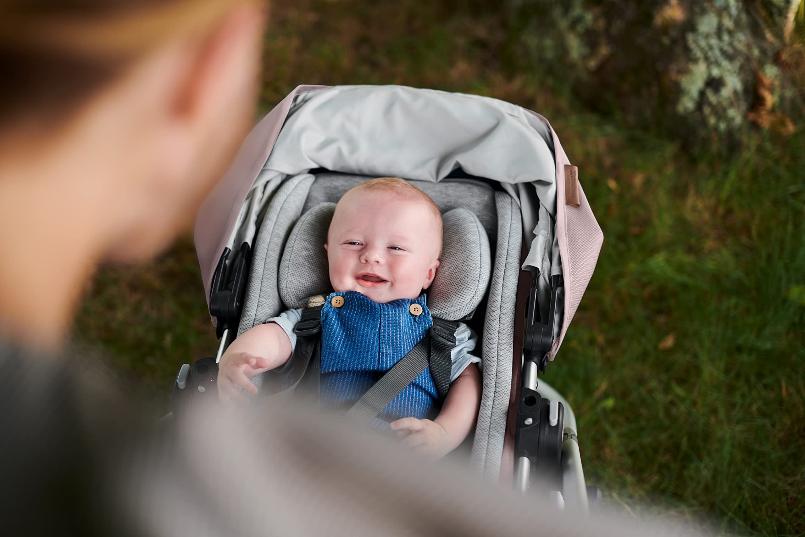 Cruz V2 Stroller - Jake (Black/Carbon/Black Leather) + Infant Snug Seat