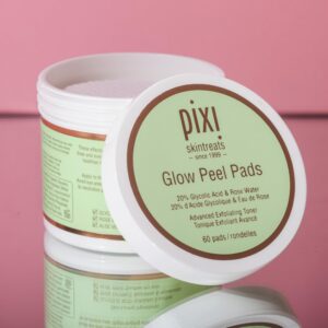 Pixi Beauty Glow Peel Pads | Exfoliating Treatment Pads Contain 20% Glycolic Acid | Reveal Glowing Complexion | 60 Pads