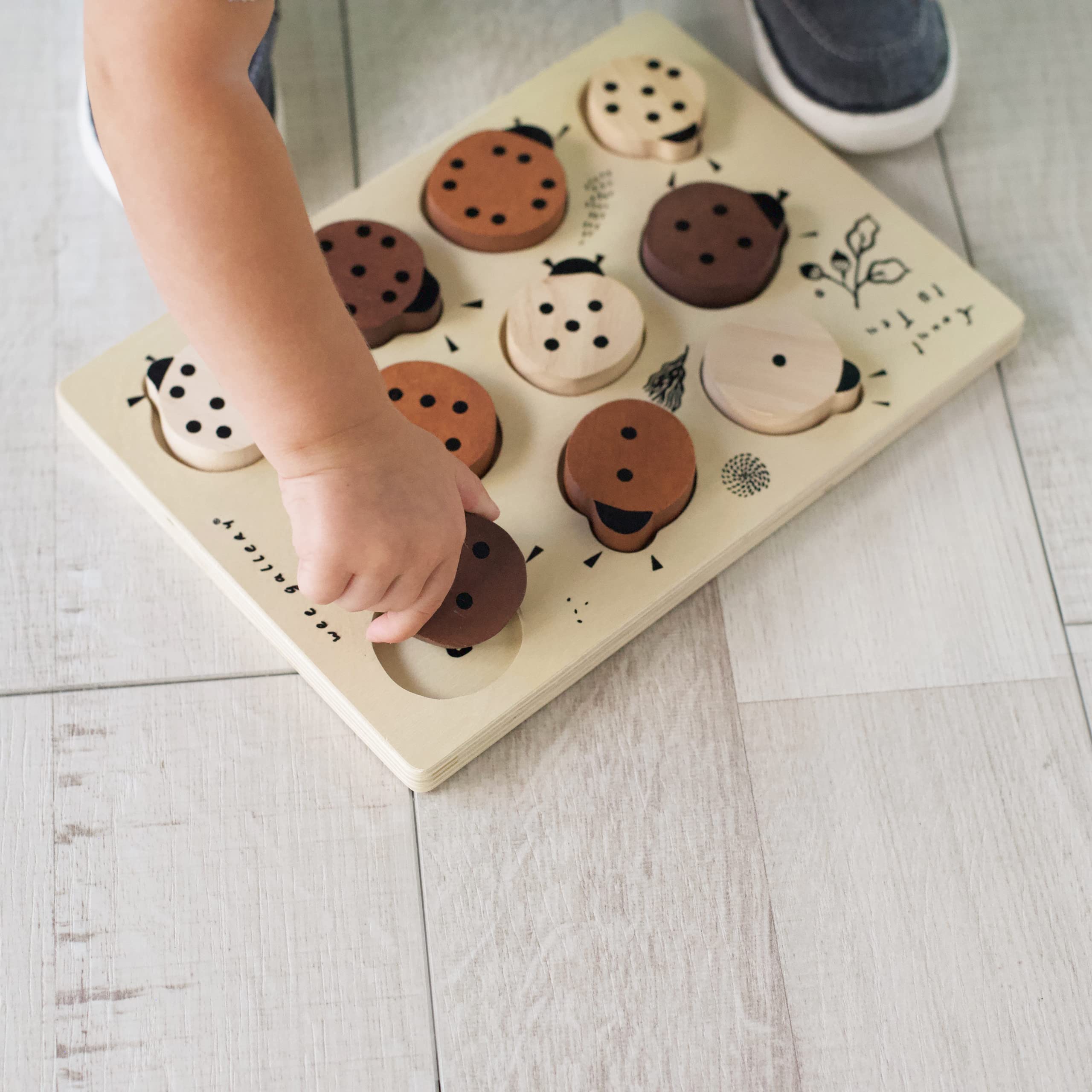 Wee Gallery Wooden Tray Puzzle Count to Ten Ladybugs - Montessori Toys for Early Learning & Fine Motor Skill Development - Sustainable Educational Toys for Kids - (10x 7 Inches)