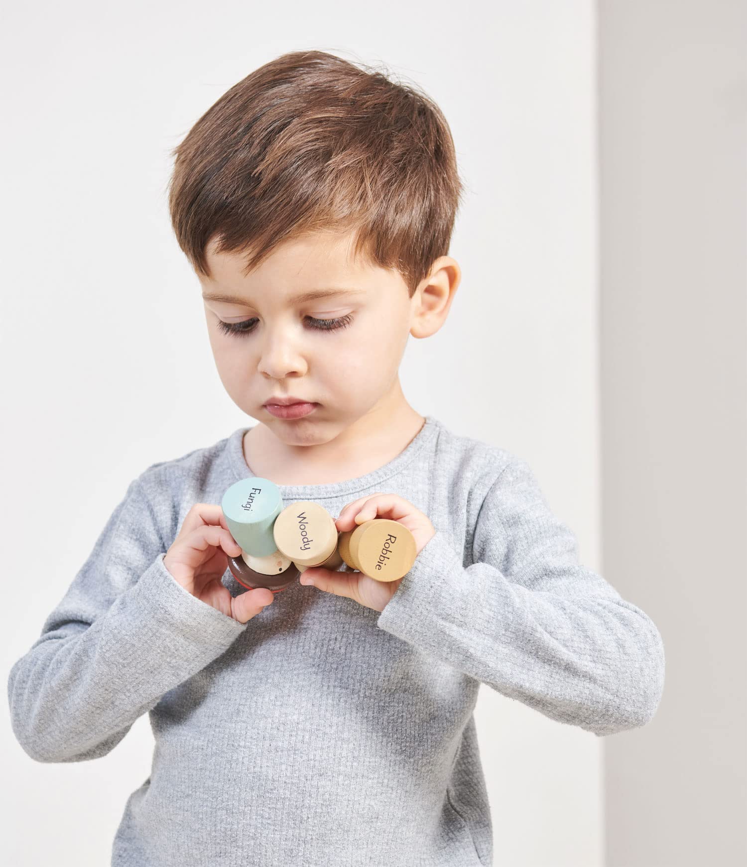 Tender Leaf Toys - Timber Taxi - Wooden Log Shaped Push Vehicle with 3 Removeable Characters - Open-Ended Play Toy, Explore Role-Play and Imagination for Boys and Girls - Age 18m+