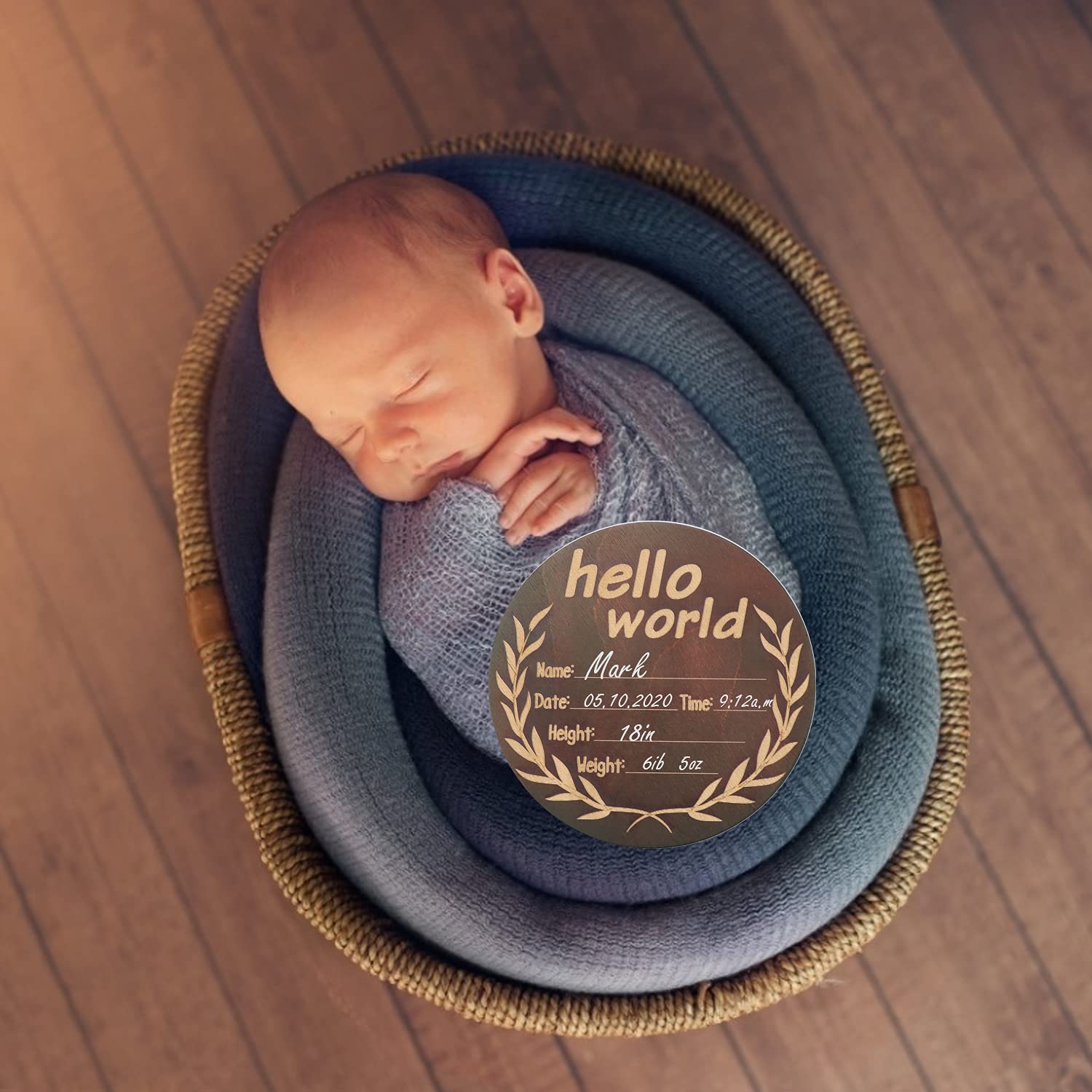 Wooden Birth Announcement 5.8 Inch Newborn Baby Name Sign Hello World Wooden Disc for Hospital Pictures & Photo Prop (Brown Color)