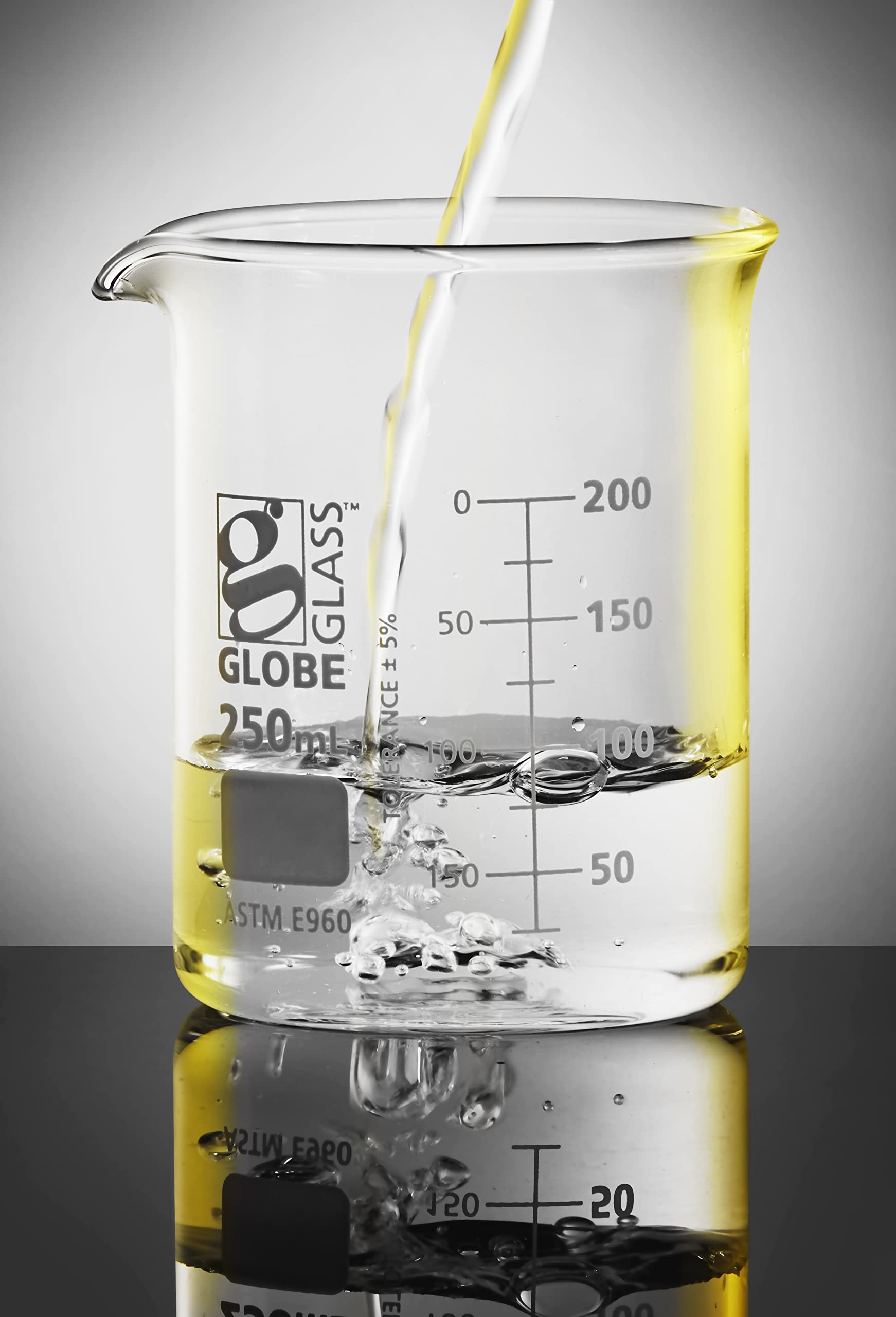 Globe Scientific Beaker, Globe Glass, 600mL, Low Form Griffin Style, Dual Graduations, 3.3 Borosilicate Glass, ASTM E960, 6/Box (8010600)