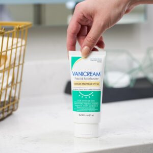 Vanicream Facial Moisturizer with SPF 30 - Mineral Sunscreen - 2.5fl oz - Formulated Without Common Irritants for Those with Sensitive Skin