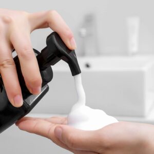 UUJOLY Foaming Soap Dispenser, 15oz Refillable Pump Bottle Plastic for Liquid Soap, Shampoo, Body Wash, 2 Pcs, Black