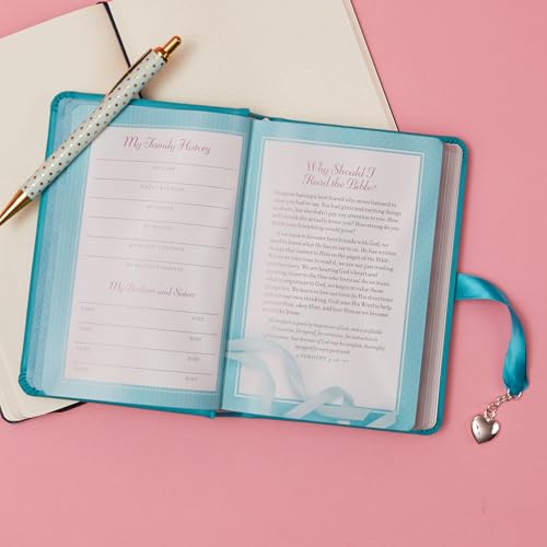 NKJV, Simply Charming Bible, Hardcover, Blue: Charm Bible Blue Edition