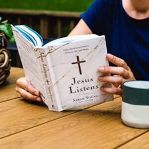 Jesus Listens: Daily Devotional Prayers of Peace, Joy, and Hope (A 365-Day Prayer Book)