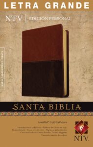 santa biblia ntv, edición personal, letra grande, duotono (sentipiel, café/café claro, letra roja) (spanish edition)