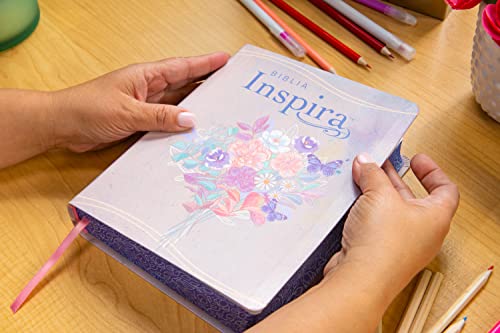 Biblia Inspira NTV (SentiPiel, Acuarela rosa): La Biblia que inspira tu creatividad (Spanish Edition)