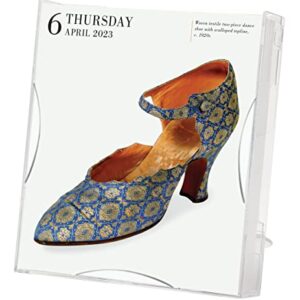 Shoes Page-A-Day Gallery Calendar 2023: Everyday a New Pair to Indulge the Shoe Lover's Obsession