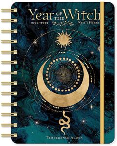 year of the witch 2022 - 2023 weekly planner: on-the-go 17-month calendar with pocket (aug 2022 - dec 2023, 5" x 7" closed)