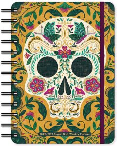 sugar skull 2022 - 2023 on-the-go weekly planner: 17-month calendar with pocket (aug 2022 - dec 2023, 5" x 7" closed)