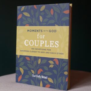 Moments with God for Couples: 100 Devotions for Growing Closer to God and Each Other