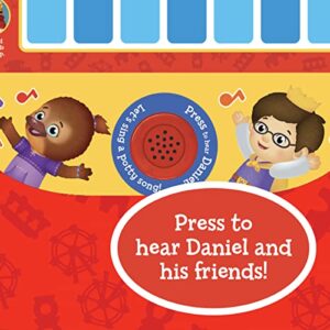 Daniel Tiger Potty Training Reward Chart, Potty Time With Daniel! Workbook Includes Stories, Activities, Stickers, and Sound Button! (Daniel Tiger's Neighborhood)