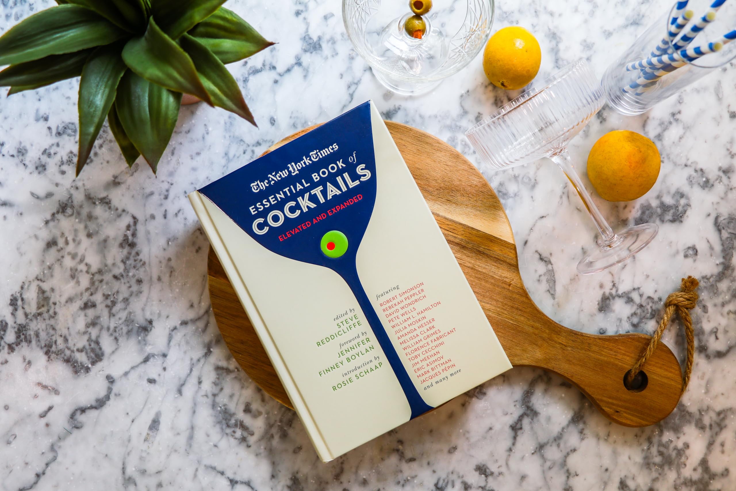 The New York Times Essential Book of Cocktails (Second Edition): Over 400 Classic Drink Recipes With Great Writing from The New York Times (The Ultimate Guide to Entertaining and Bartending)