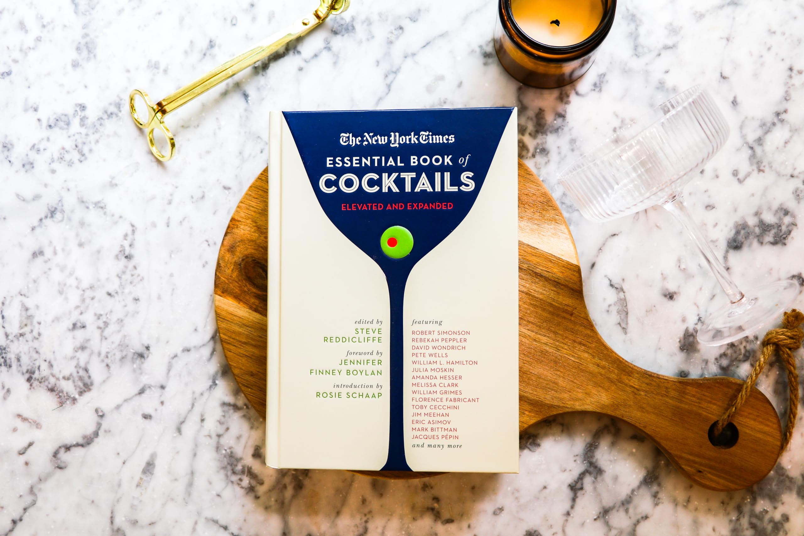 The New York Times Essential Book of Cocktails (Second Edition): Over 400 Classic Drink Recipes With Great Writing from The New York Times (The Ultimate Guide to Entertaining and Bartending)