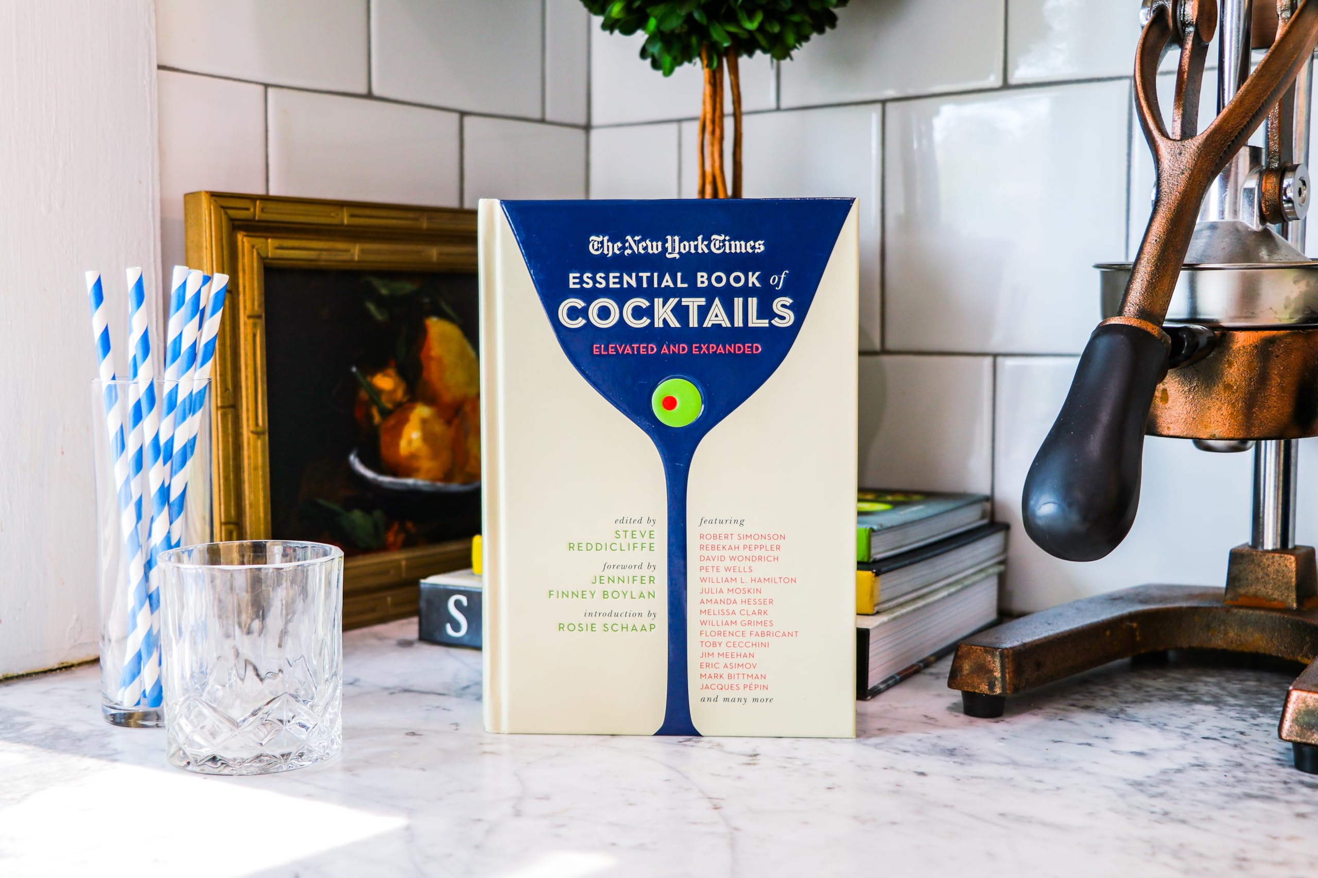 The New York Times Essential Book of Cocktails (Second Edition): Over 400 Classic Drink Recipes With Great Writing from The New York Times (The Ultimate Guide to Entertaining and Bartending)