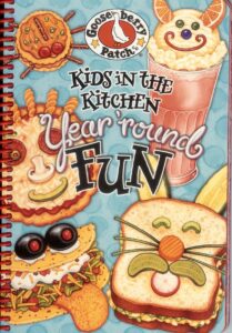 kids in the kitchen year 'round fun cookbook (everyday cookbook collection)