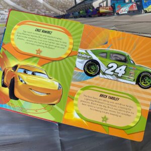 Disney / Pixar Cars 3 My Busy Books - Storybook, 10 figurines, playmat