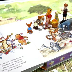 Disney Winnie the Pooh Classic My Busy Books - Storybook, 10 figurines, playmat