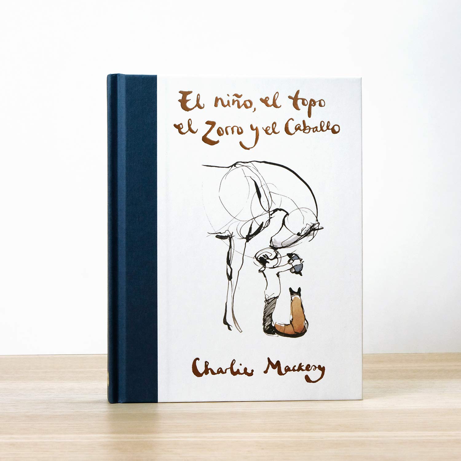 El niño, el topo, el zorro y el caballo / The Boy, the Mole, the Fox and the Horse (Spanish Edition)