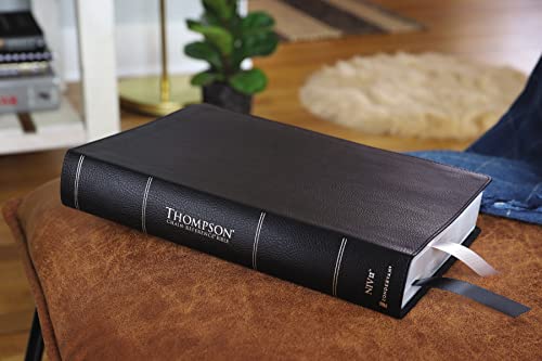 NIV, Thompson Chain-Reference Bible, Large Print, European Bonded Leather, Black, Thumb Indexed, Red Letter, Comfort Print