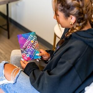 5-Minute Devotions for Teens: A Guide to God and Mental Health