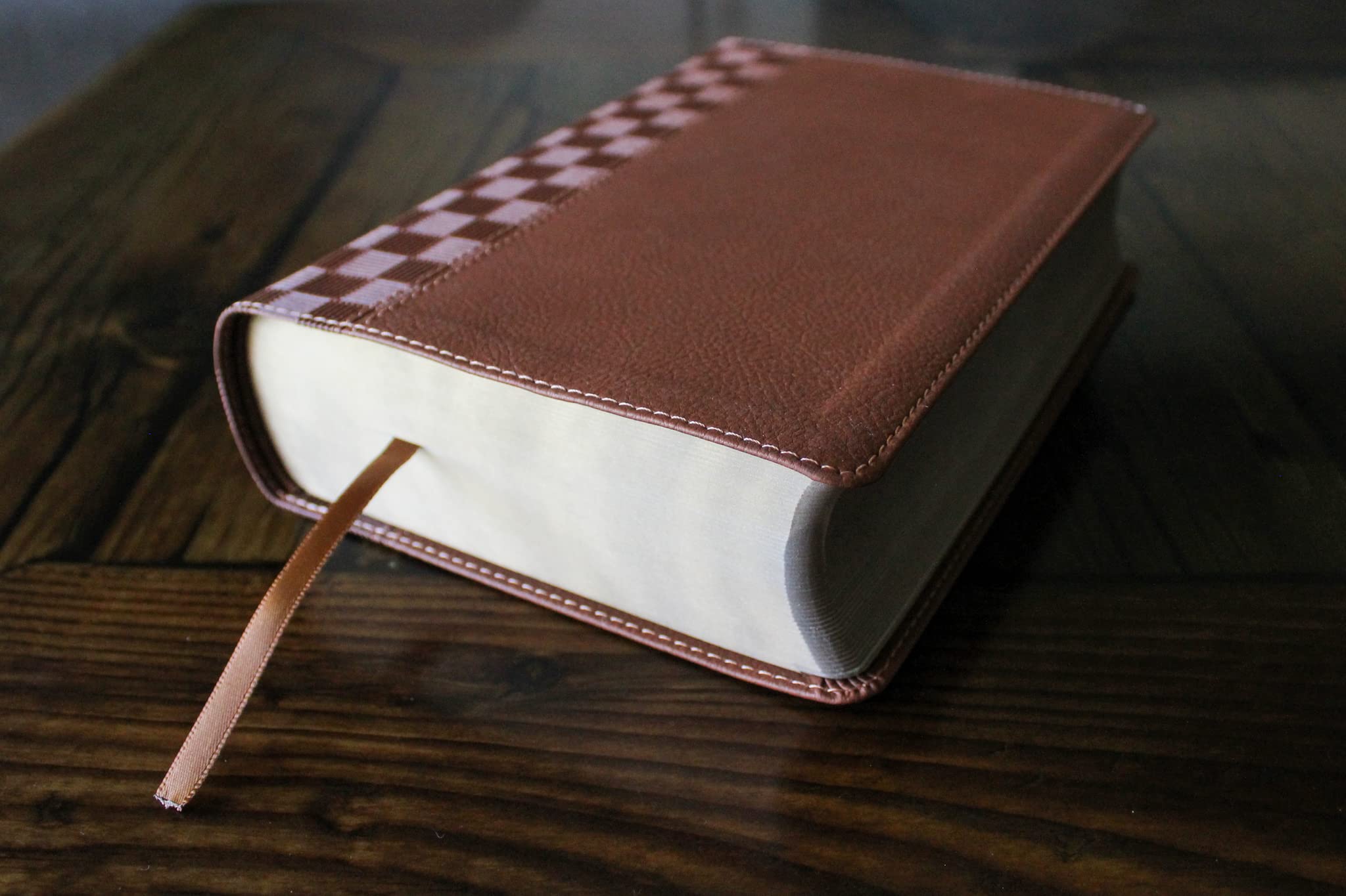 NIrV, Giant Print Compact Bible, Leathersoft, Brown, Comfort Print