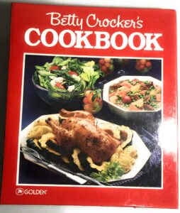 betty crocker's cookbook (5-ring binder)