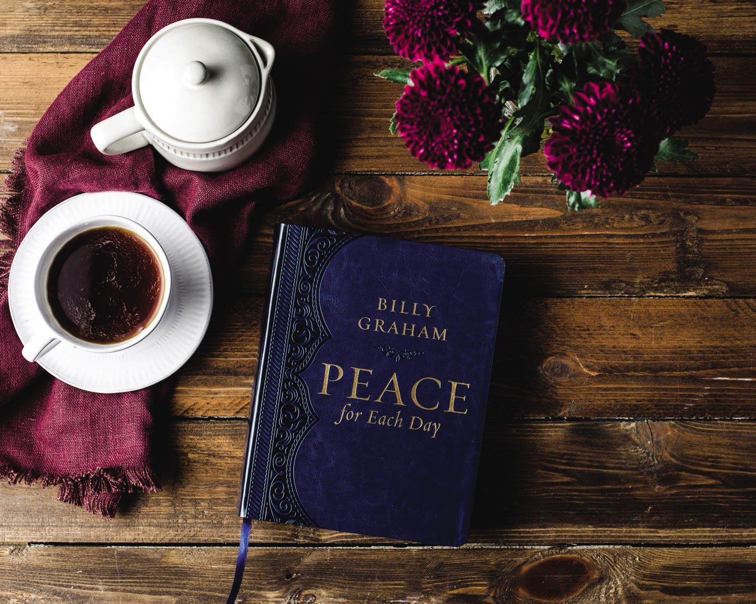 Peace for Each Day, Large Text Leathersoft: 365 Daily Devotions