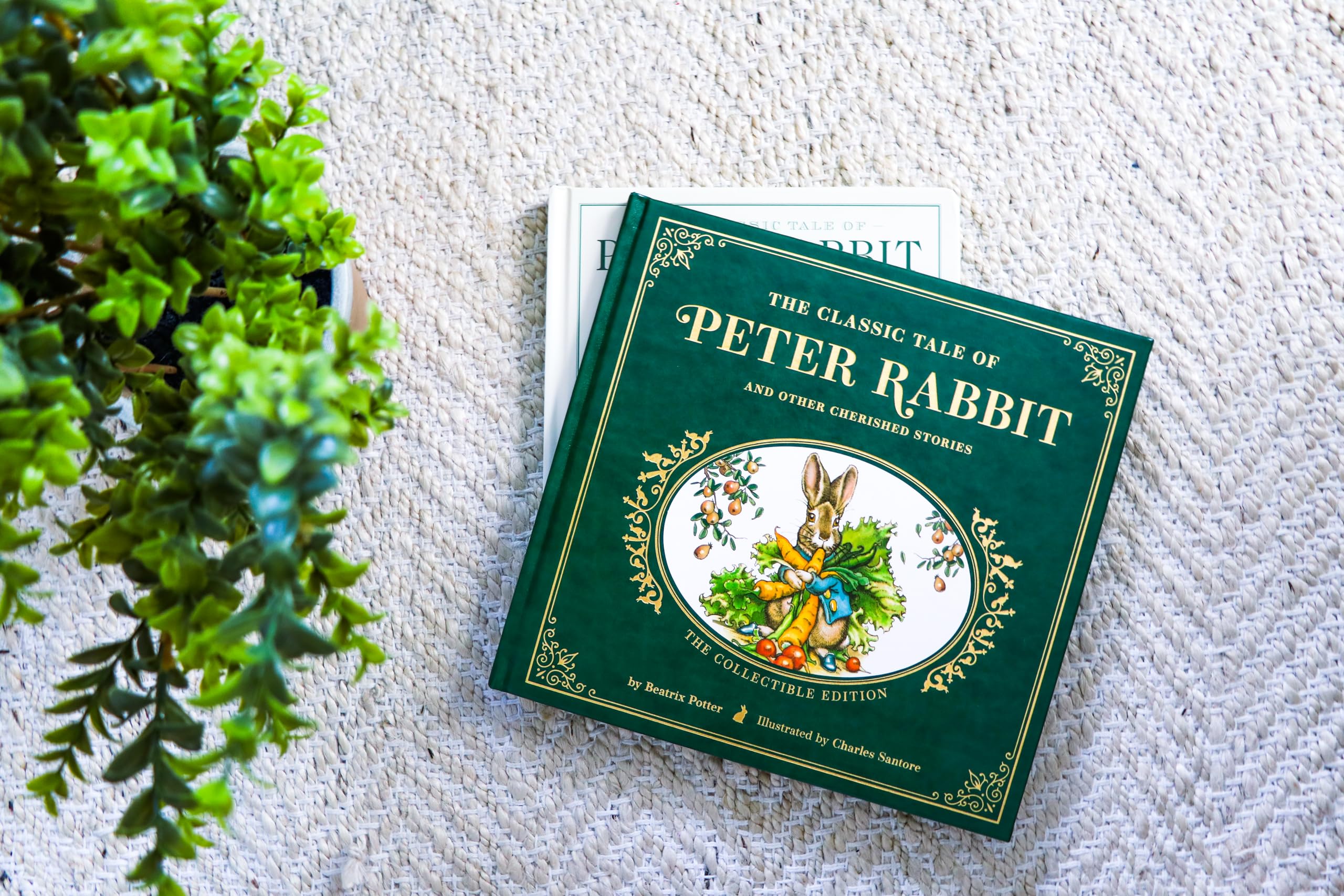 The Classic Tale of Peter Rabbit: The Collectible Leather Edition (Illustrated Classic Children's Stories By Beatrix Potter)