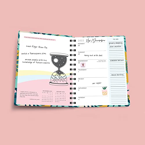 2023 Amy Knapp's The Very Busy Planner: 17-Month Weekly Organizer for Women with Stickers (Student and Family Planner, Thru December 2023) (Amy Knapp's Plan Your Life Calendars)