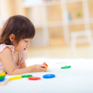 PlanToys (2403 Wooden Geometric Sorting Board Sustainably Made from Rubberwood and Non-Toxic Paints and Dyes