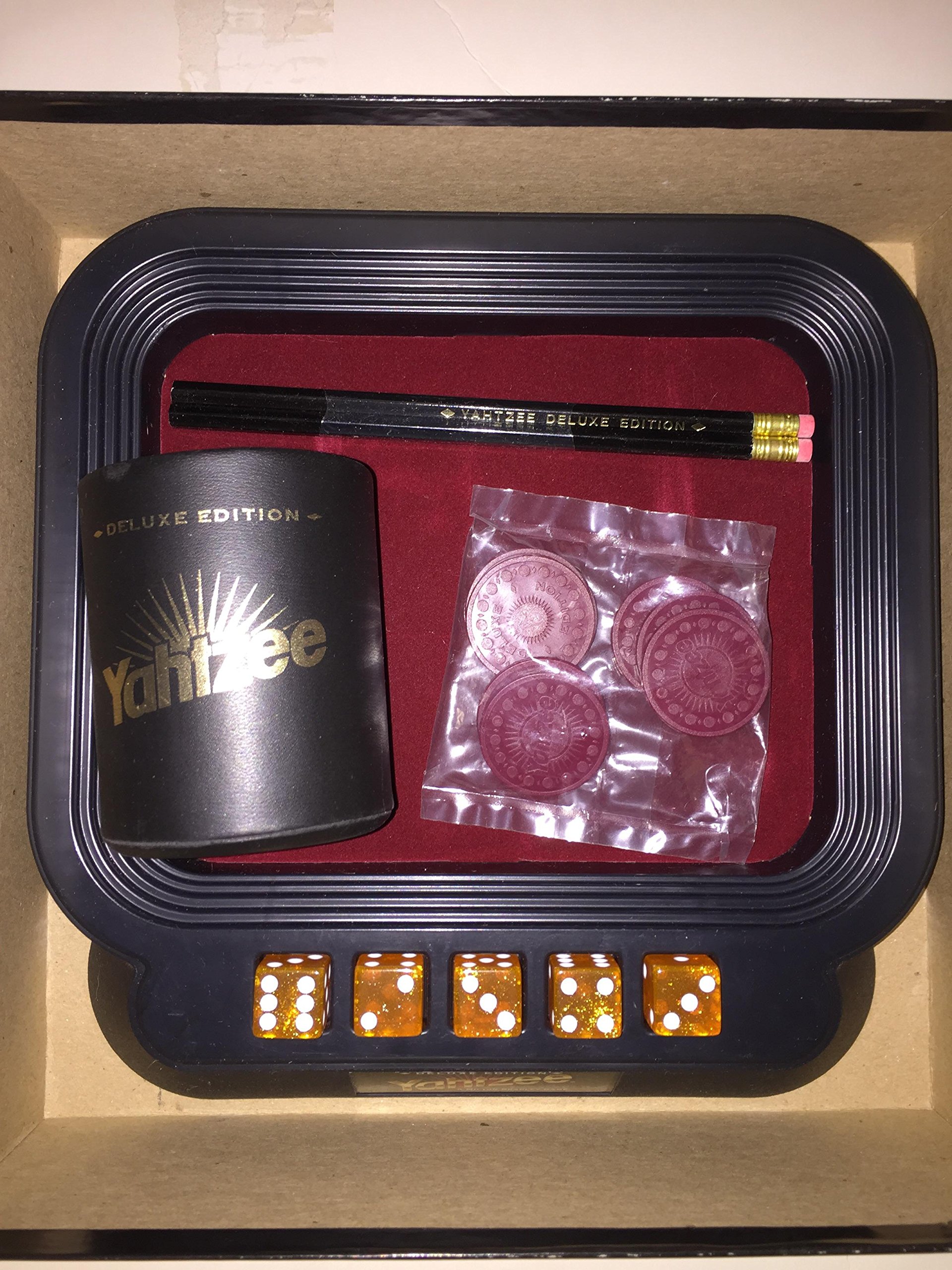 Hasbro Gaming Yahtzee Deluxe Edition