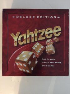 hasbro gaming yahtzee deluxe edition